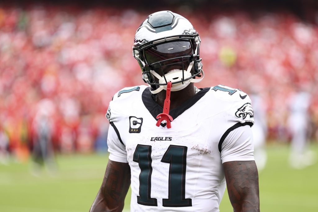 AJ Brown Breaks Concerning Eagles Trend vs Rams | CommsTrader