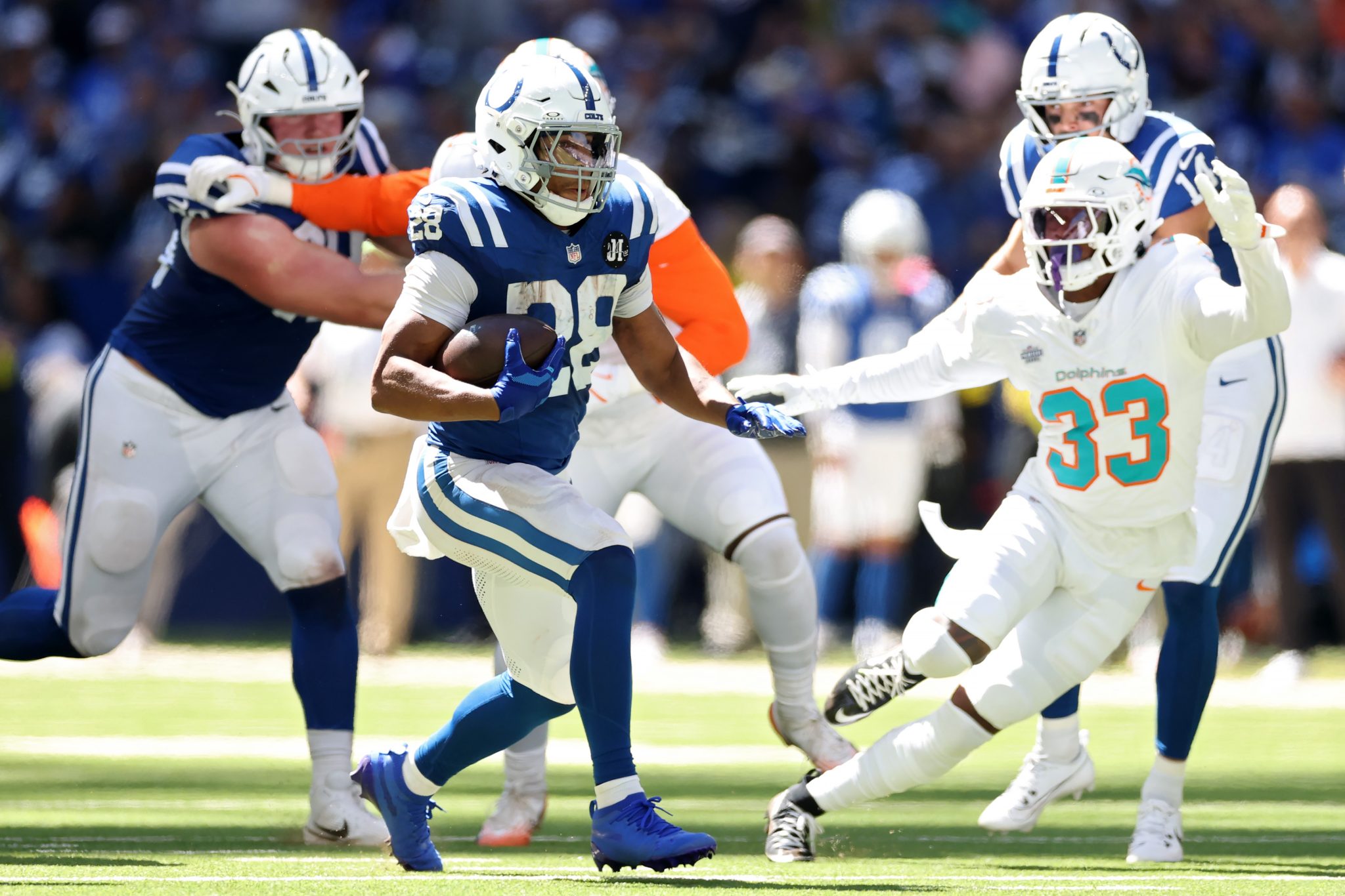 Dolphins' Jason Marshall Jr Exits Game With Apparent Injury | CommsTrader